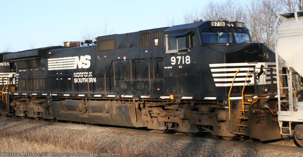 NS 9718